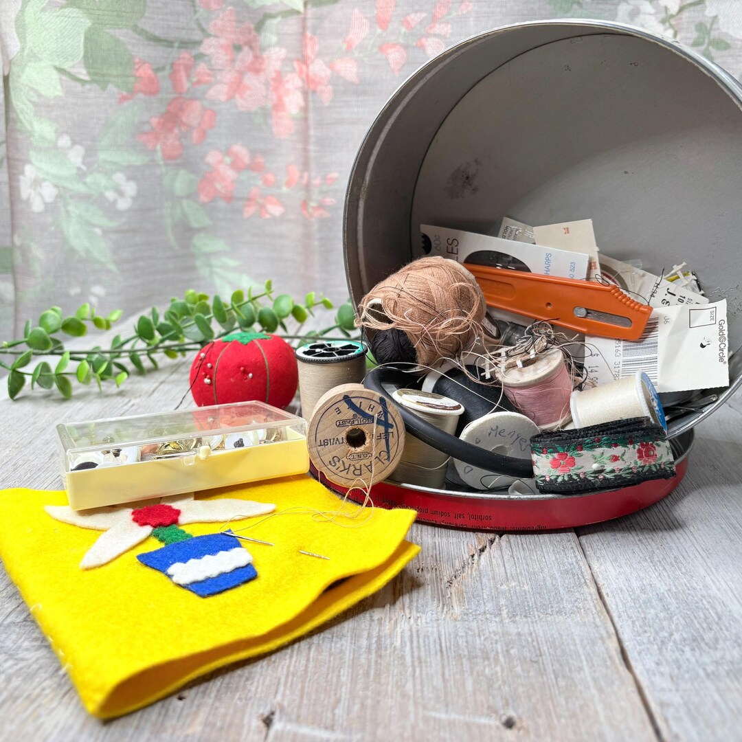 Vintage Sewing Tin Box With Notions and Supplies Royal Fruit Cake Round ...
