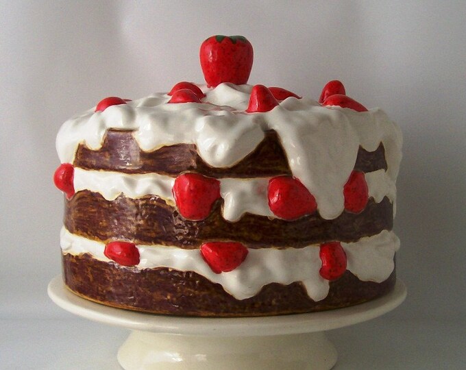 Vintage Strawberry Shortcake Cake Stand Ceramic Cover Lidded Pedestal ...