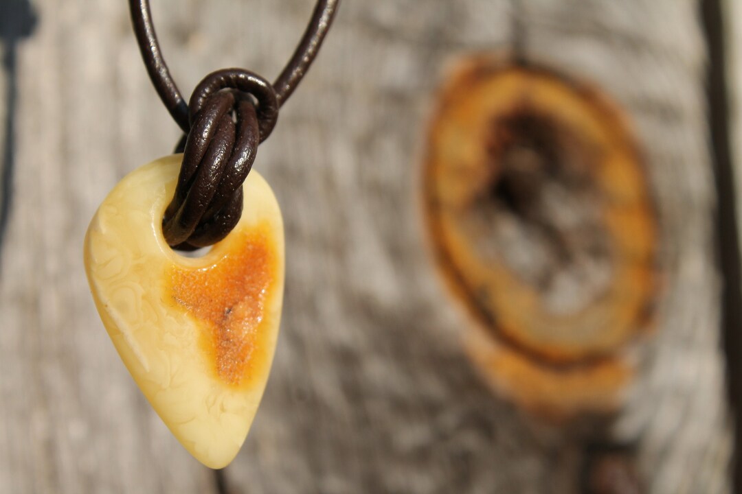 Yellow Baltic Amber Leather Men Necklace Charm Arrowhead Amber Pendant ...