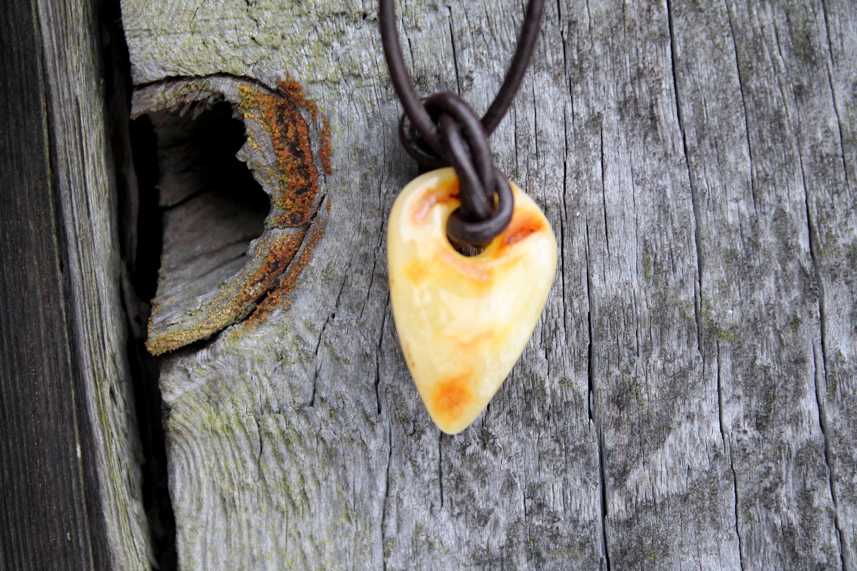 Yellow Baltic Amber Leather Men Necklace Charm Arrowhead Amber Pendant ...