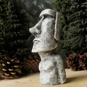 Miniature Moai Statue of Easter Island - Rapa Nui Monolith ...