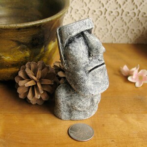 Miniature Moai Statue of Easter Island - Rapa Nui Monolith ...
