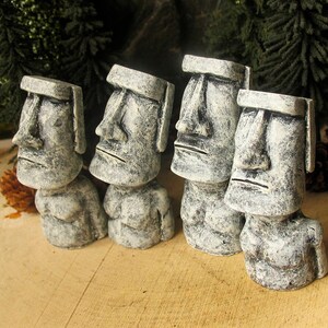 Miniature Moai Statue of Easter Island - Rapa Nui Monolith ...
