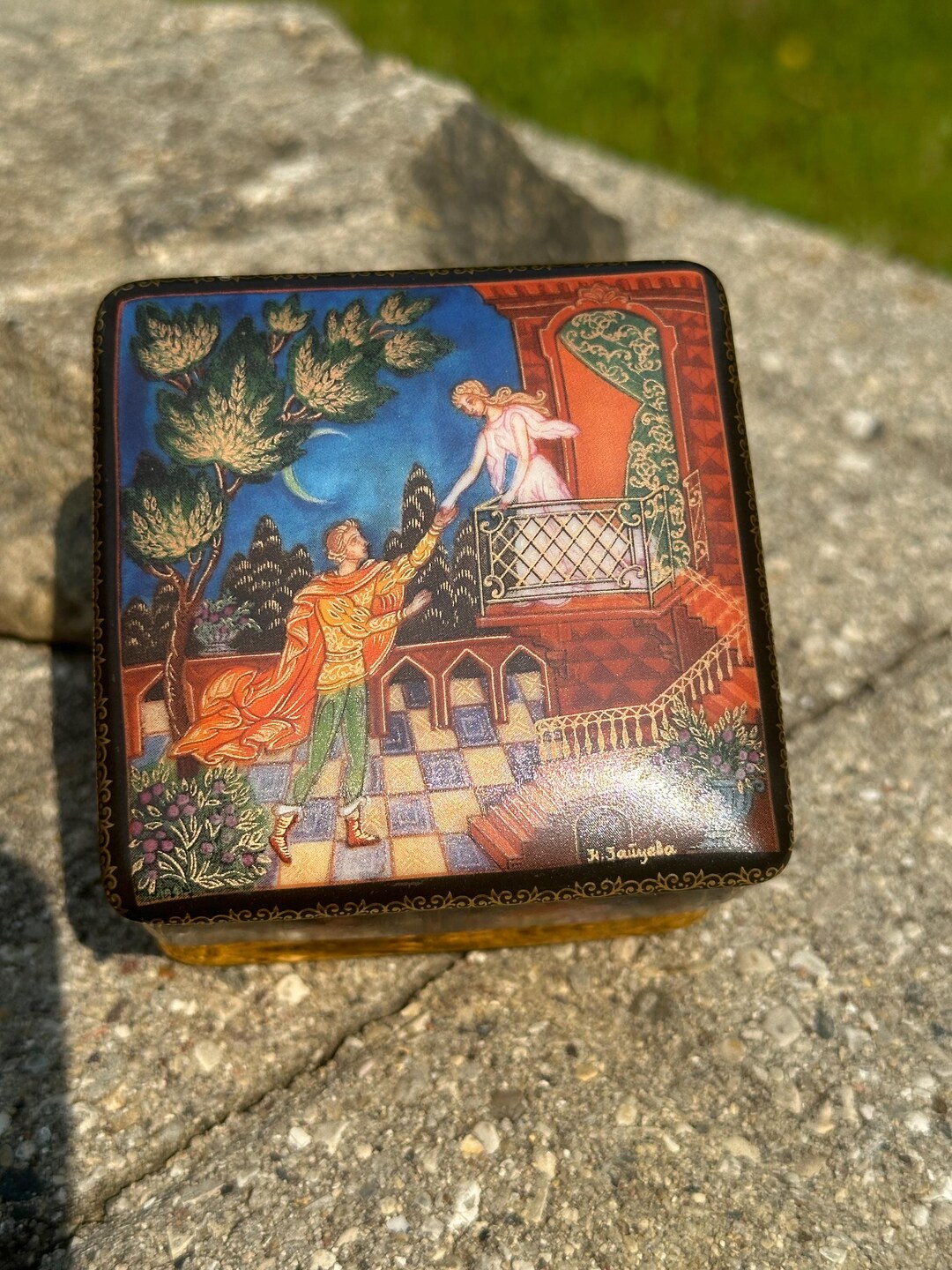 Ardleigh Elliott & Sons Russian Romeo and Juliet. Porcelain Music Box, Used. Chipped in the ...