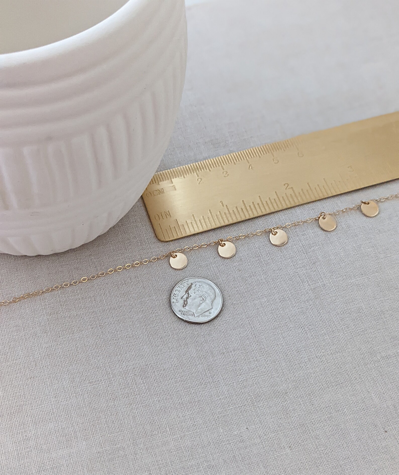 Tiny Discs Necklace Dainty Gold Necklace in 14k Gold Filled - Etsy