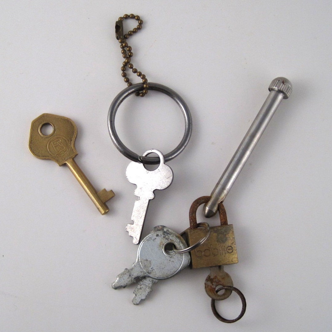 Odd Key Lot Vintage Keys Old Padlock Key and Lock Rusty Keys Skeleton ...