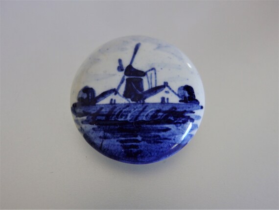 Vintage 1950's Blue & White Porcelain Delft Brooch - Gem