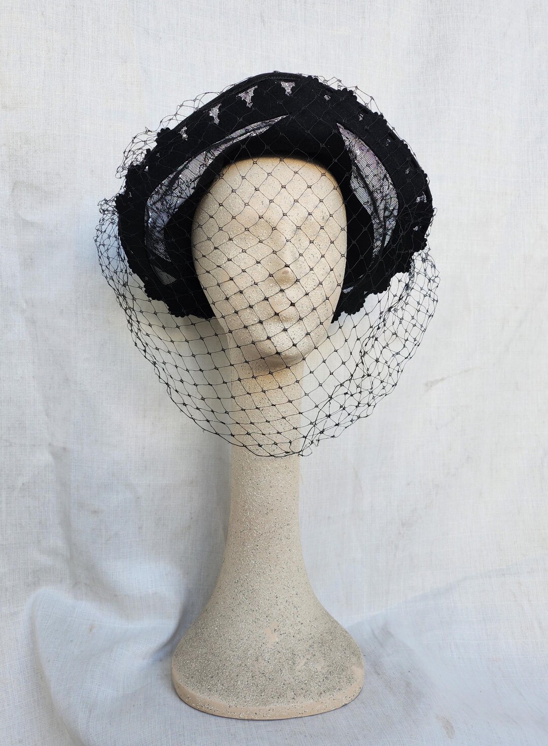 1940s Black Felt Scallop Cut Mesh Back Peep Halo Style Hat W/ Diamond ...