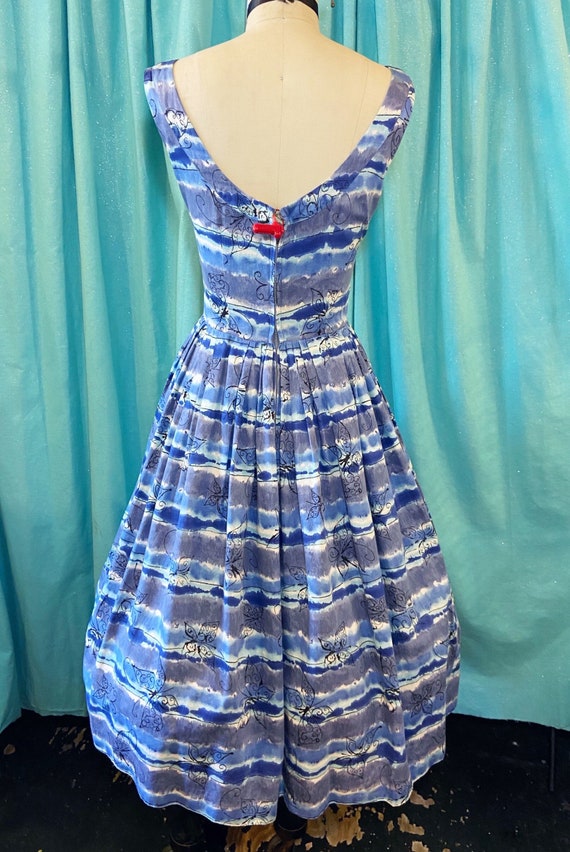 1950s/1960s W:26 JONATHAN LOGAN blue white black stri… - Gem