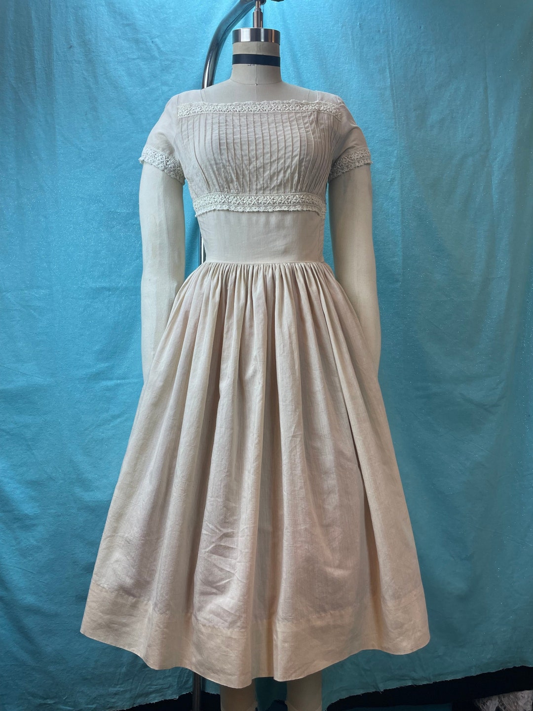 1950s/1960s W:24 Carol Rodgers Nude Blush Cotton Pin Tuck Short Sleeve ...