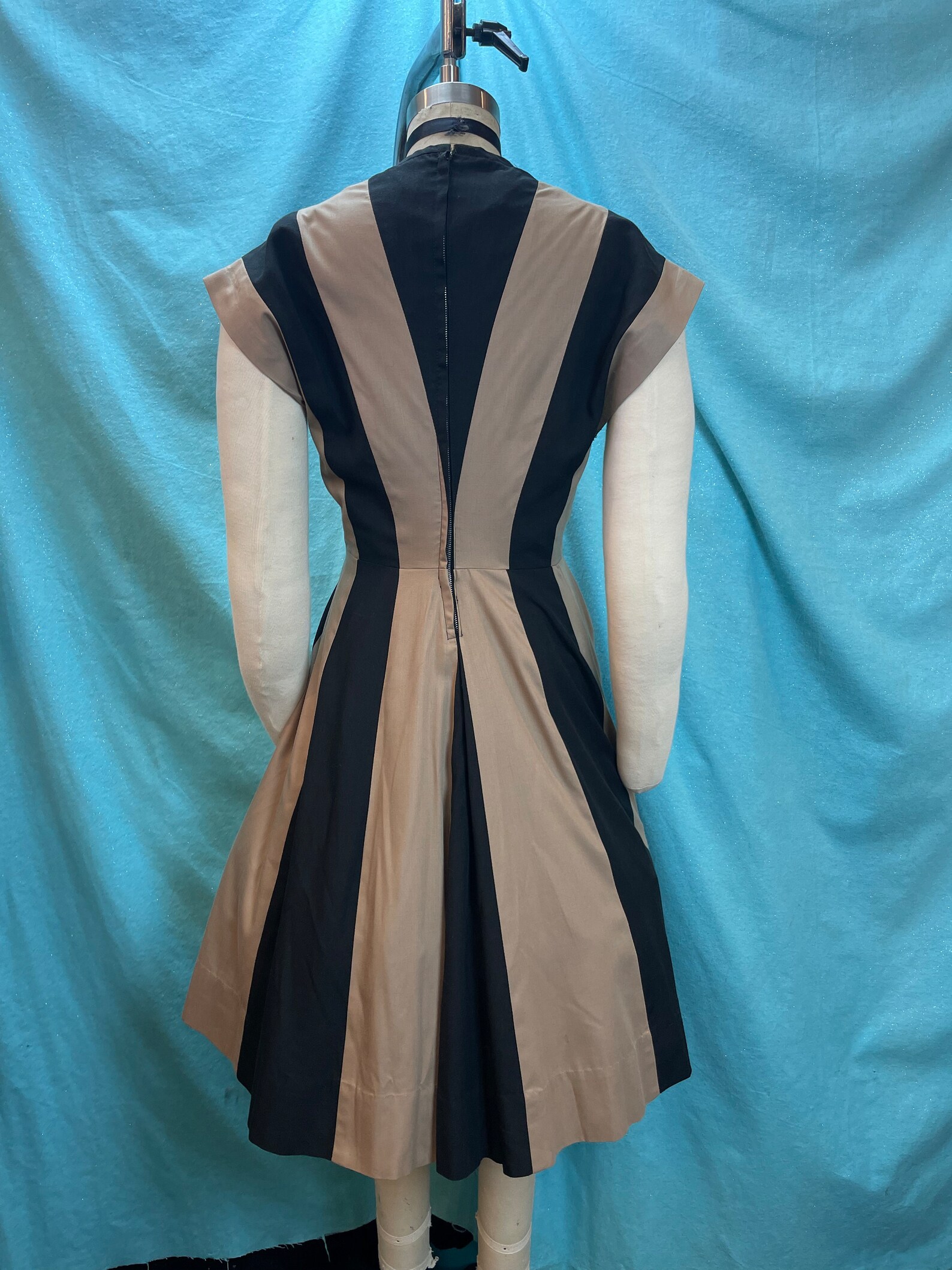 1950s/1960s W:27 Nancy Greer New York Mod Black Latte Striped Aline ...