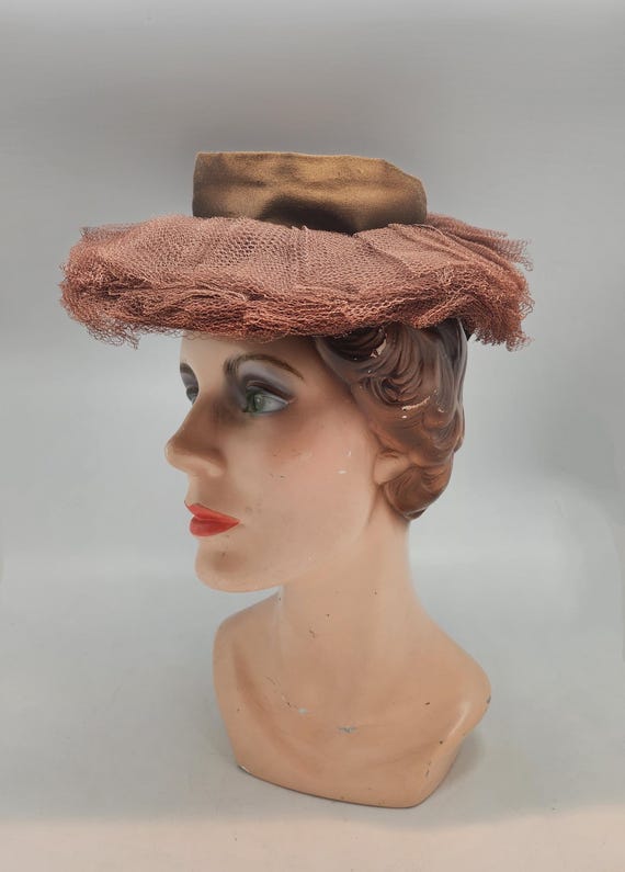 1940s Brown Tulle Wide Brim Mini Tilt Hat w/ Brown Ri… - Gem