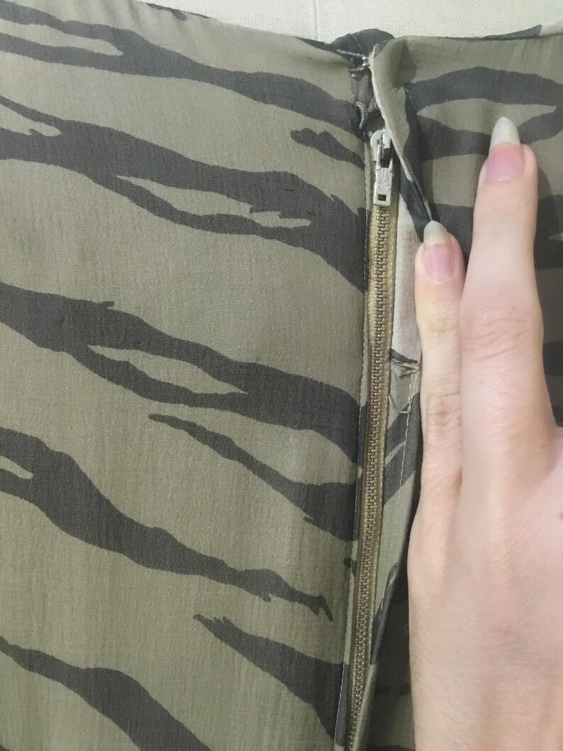 1940s 1950s W:24” Larry Aldrich for Bonwit Teller Black White Zebra ...