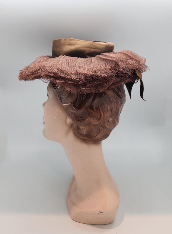 1940s Brown Tulle Wide Brim Mini Tilt Hat w/ Brown Ri… - Gem