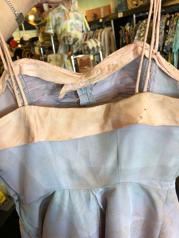 1940s W:24 mauve flocked dot leaf branch print taffet… - Gem