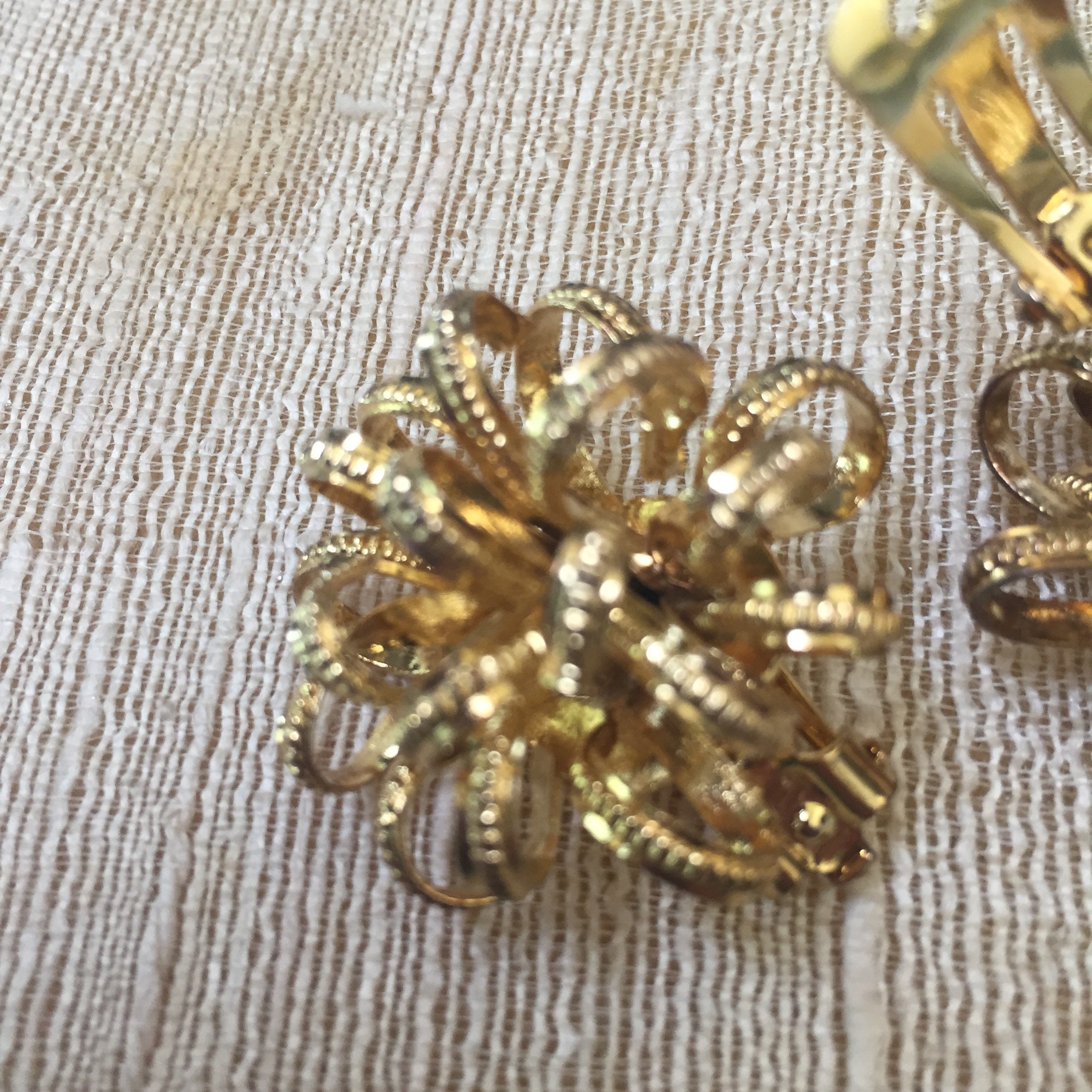 Gold Tone Textured Ribbon Twisted Wire Brooch With Matching - Etsy