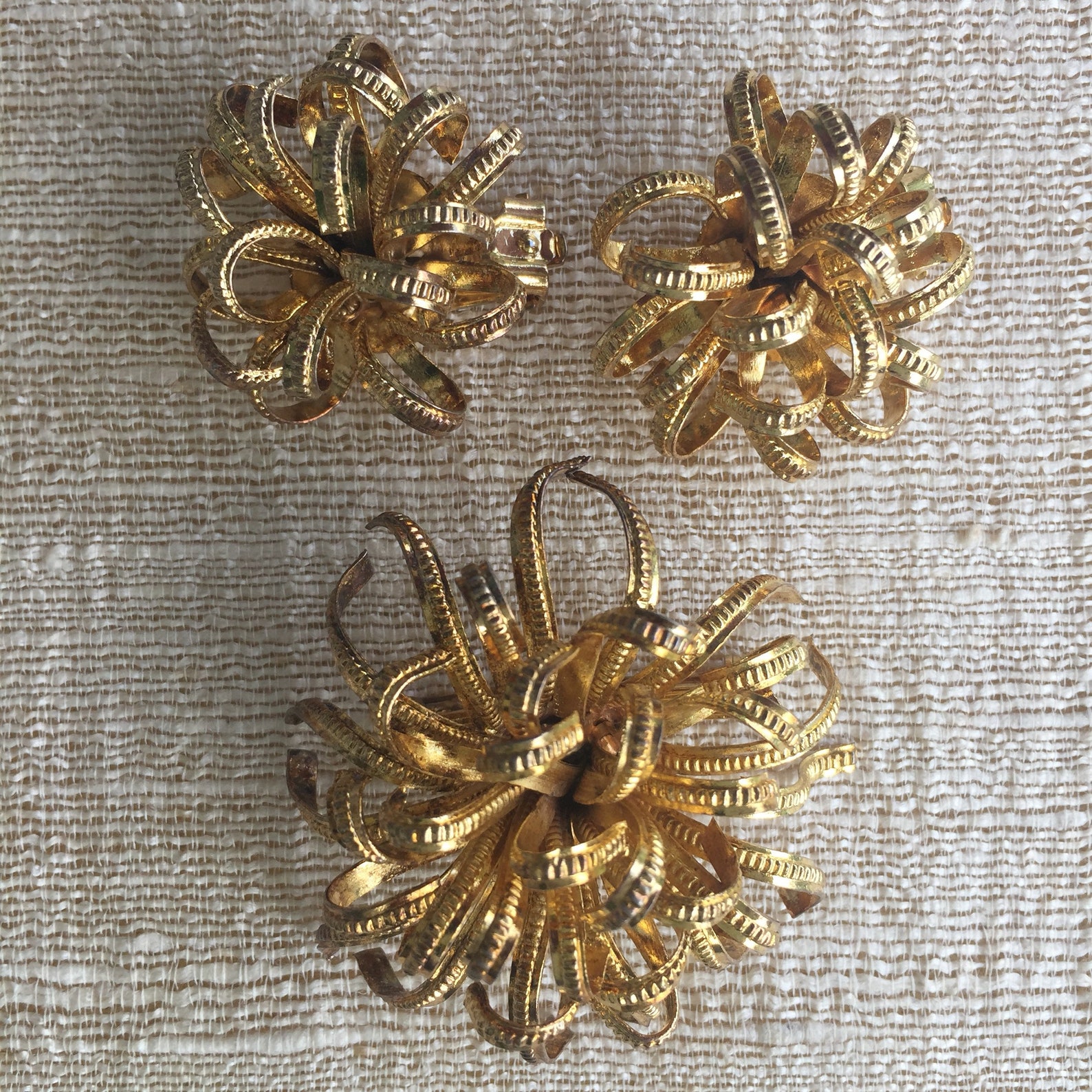 Gold Tone Textured Ribbon Twisted Wire Brooch With Matching - Etsy
