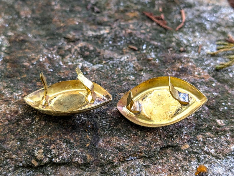 Brass & Stone Mongolian Shaman Eyes Set Pin | Vintage Shaman Ritual ...