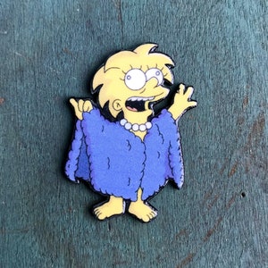 Lisa Lizard Queen Lapel Pin Pinback Button Brooche I Am the Lizard ...