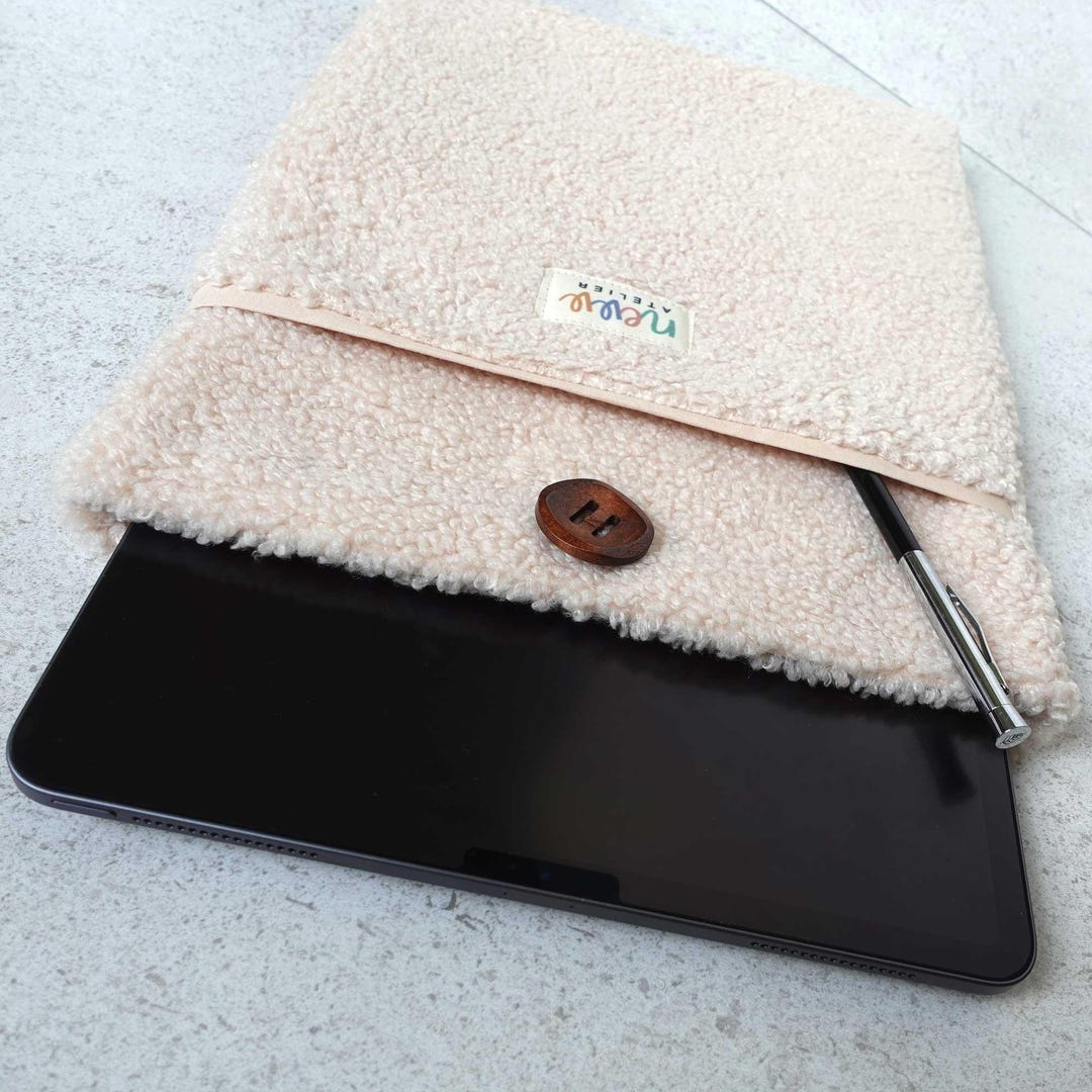 Fluffy Beige Teddy iPad Sleeve: Handmade Kindle Cover With Wooden ...
