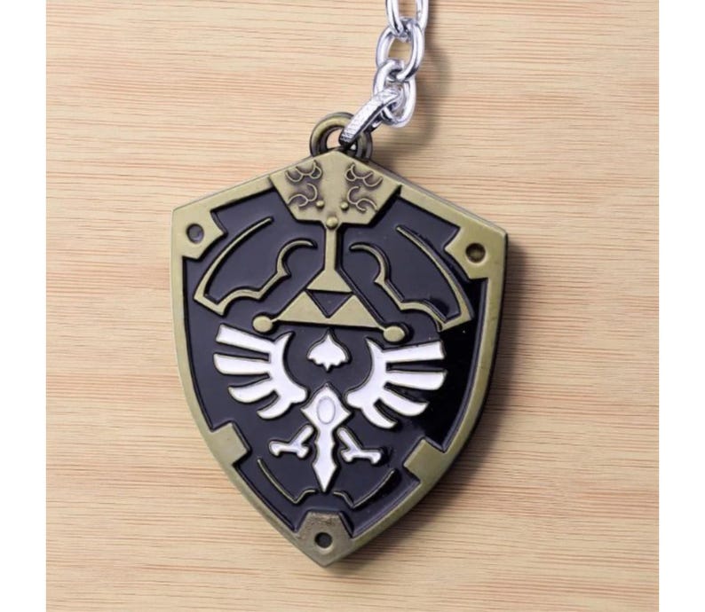 Zelda's Shield Keychain, Hylian Shield Keychain, Gamer Gift, Geek ...