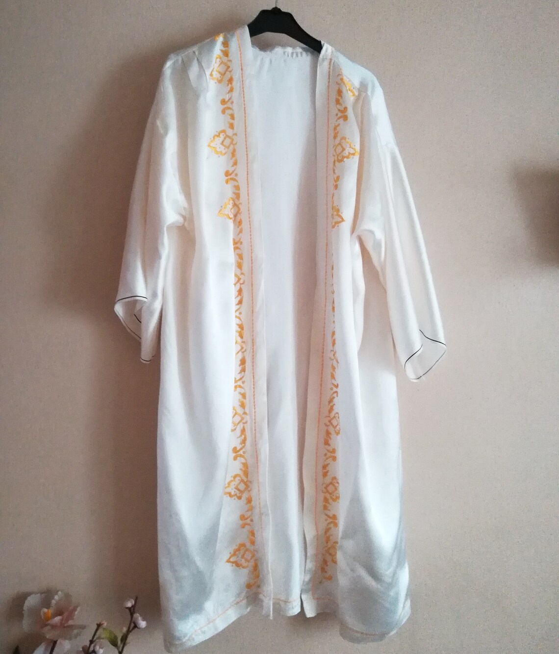 Vintage Fabric Silk Embroidered White Satin Kimono Robe for - Etsy