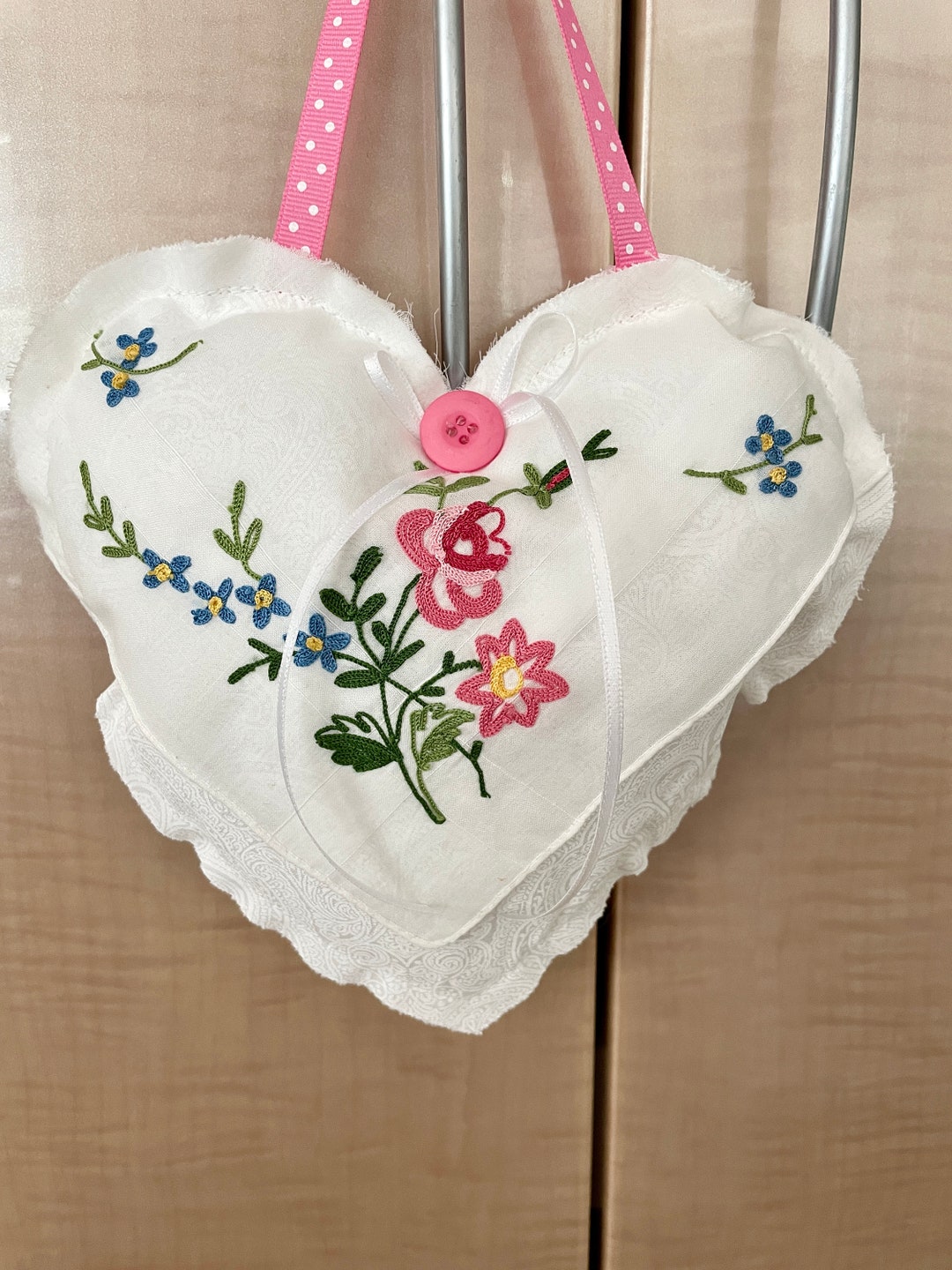Pink Roses Blue Embroidered Vintage Handkerchief Hankie Heart Accent ...