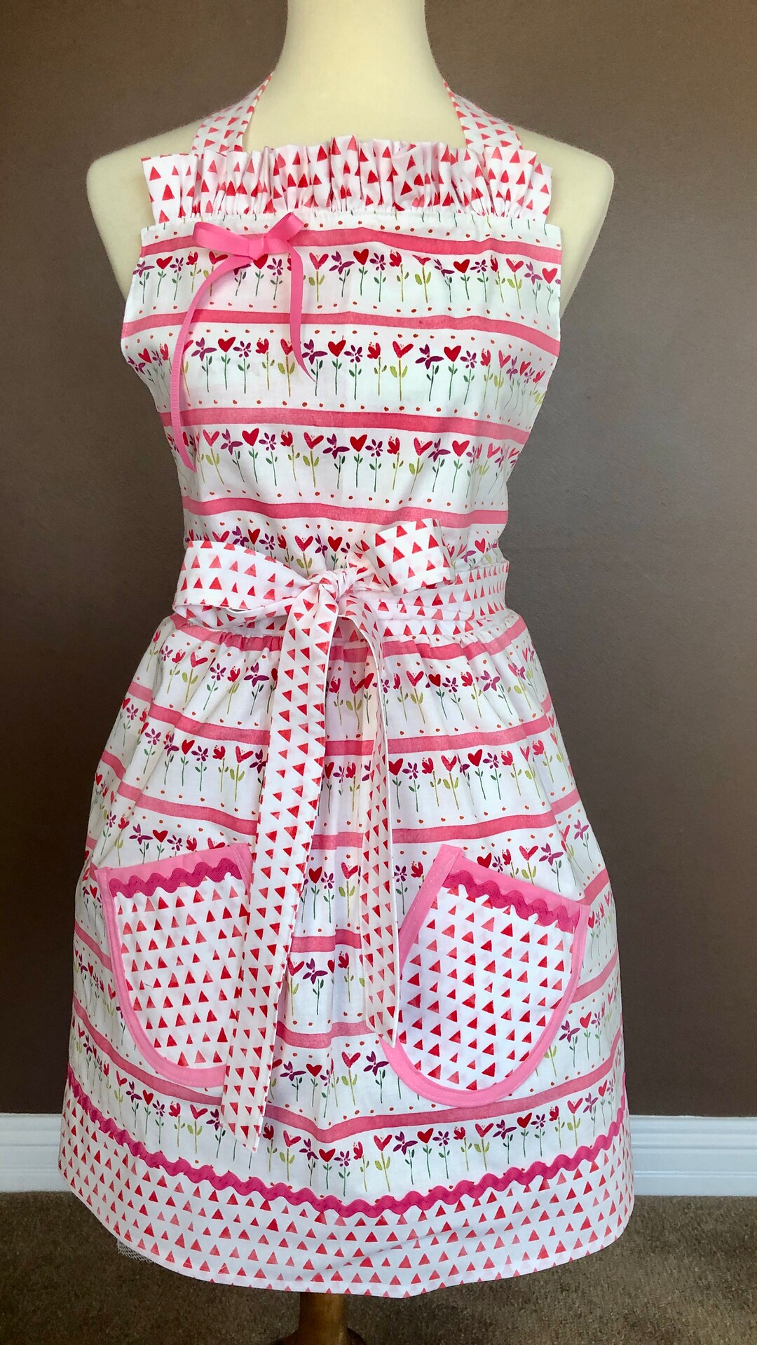 Valentine Pink Heart Flowers Full Vintage Style Ruffle Apron Barbiecore ...