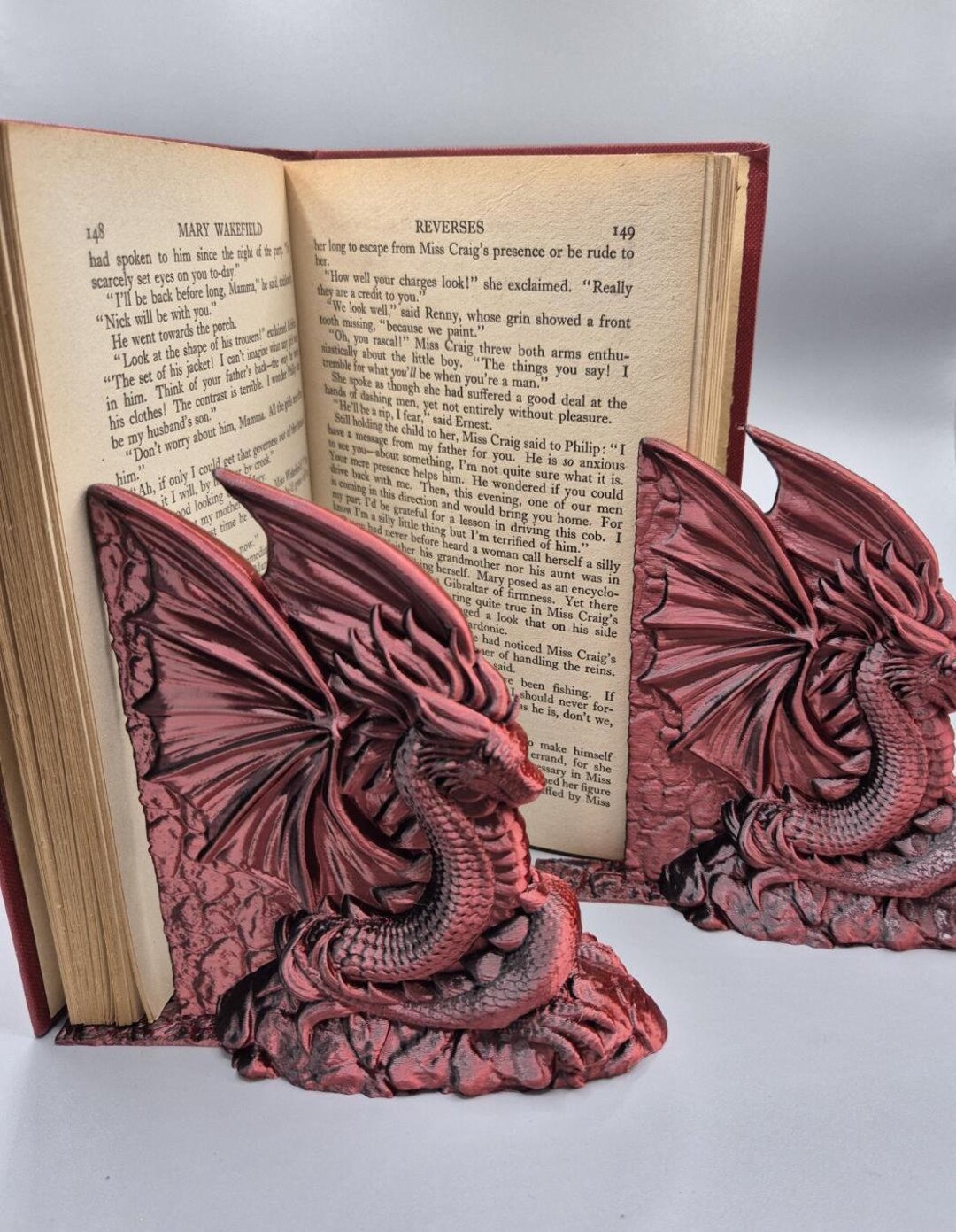 Dragon Bookends - Unique Bookshelf Dragon Design, Unique Gift for ...
