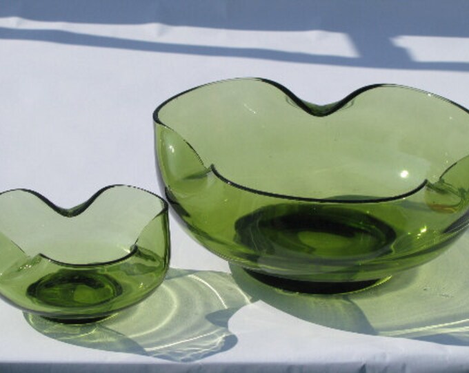 Mod Pinched Shape Avacado Green Glass Serving Bowls, 60s Vintage ...