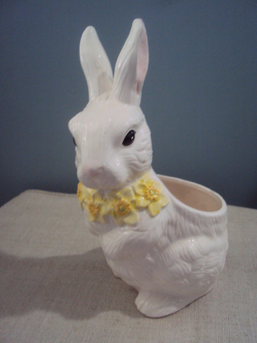 Vintage Ceramic Holland Floral White Bunny Rabbit Flower Eater Planter ...