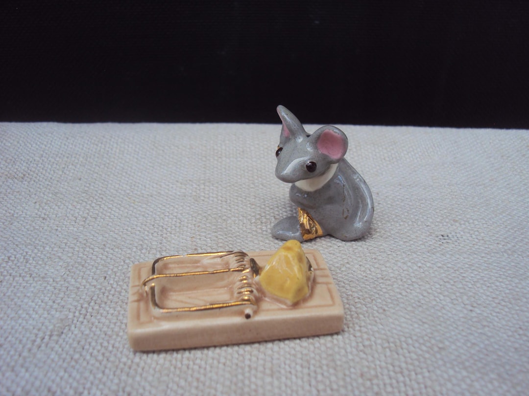 Vintage Miniature 1.5 Inch Mouse and Trap Appetizer Hors D'oeuvre Pick ...