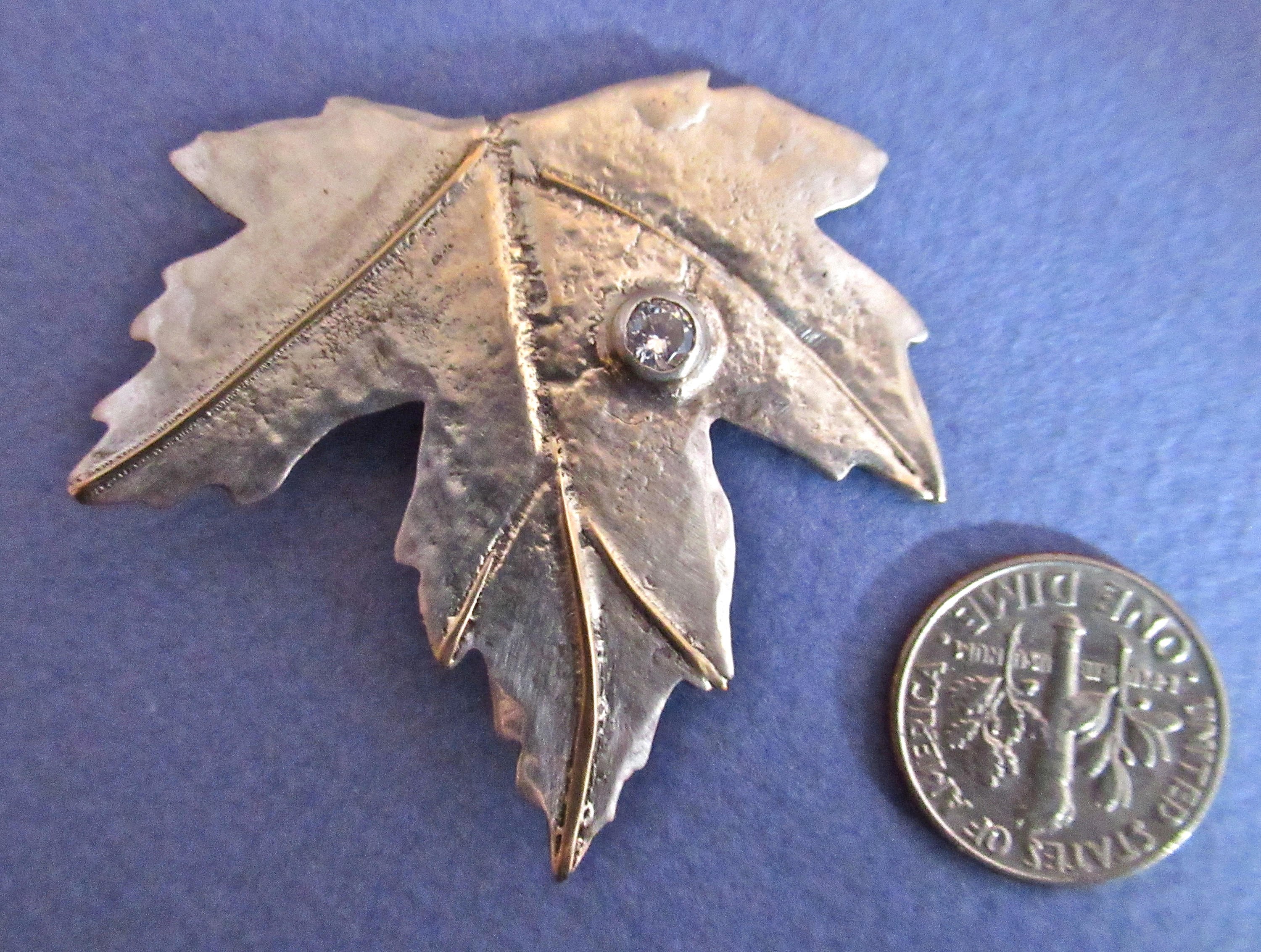 Maple leaf brooch with cubic zirconic - Etsy.de
