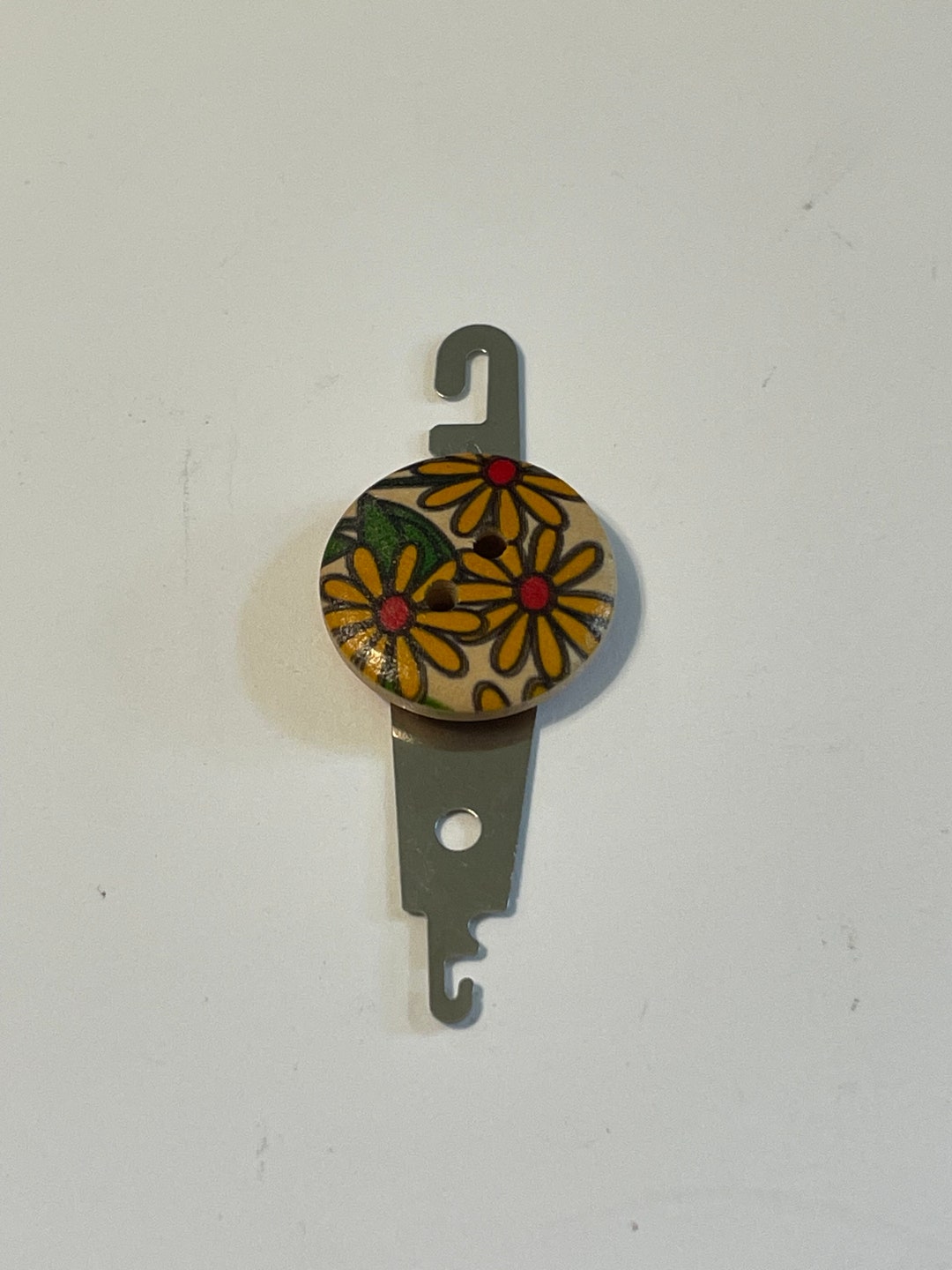 Flowers Decorative Needle Threaders | NEEDLE MINDER | Cross Stitching ...