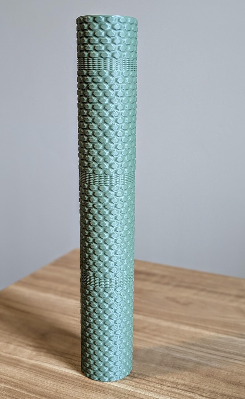 3D Printable Playmat Case – Dragon Scale Design, Screw-together Tube ...