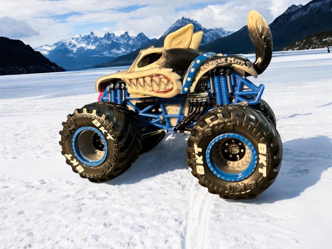 Custom Monster Mutt Husky Monster Truck 1:64 Monster Jam, Hot Wheels, 1 ...
