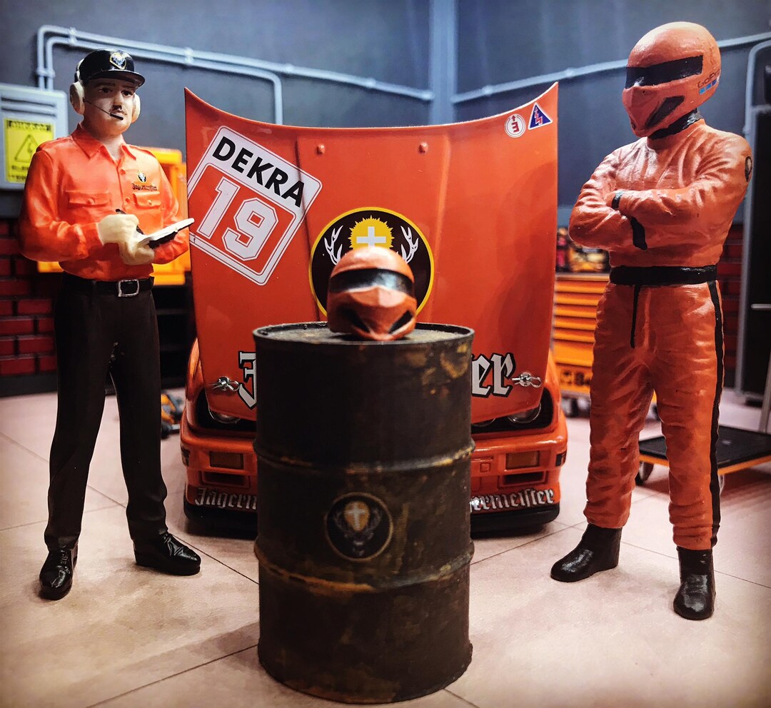 1:18 Jager Race Team Figure Set 2 Piece - Etsy