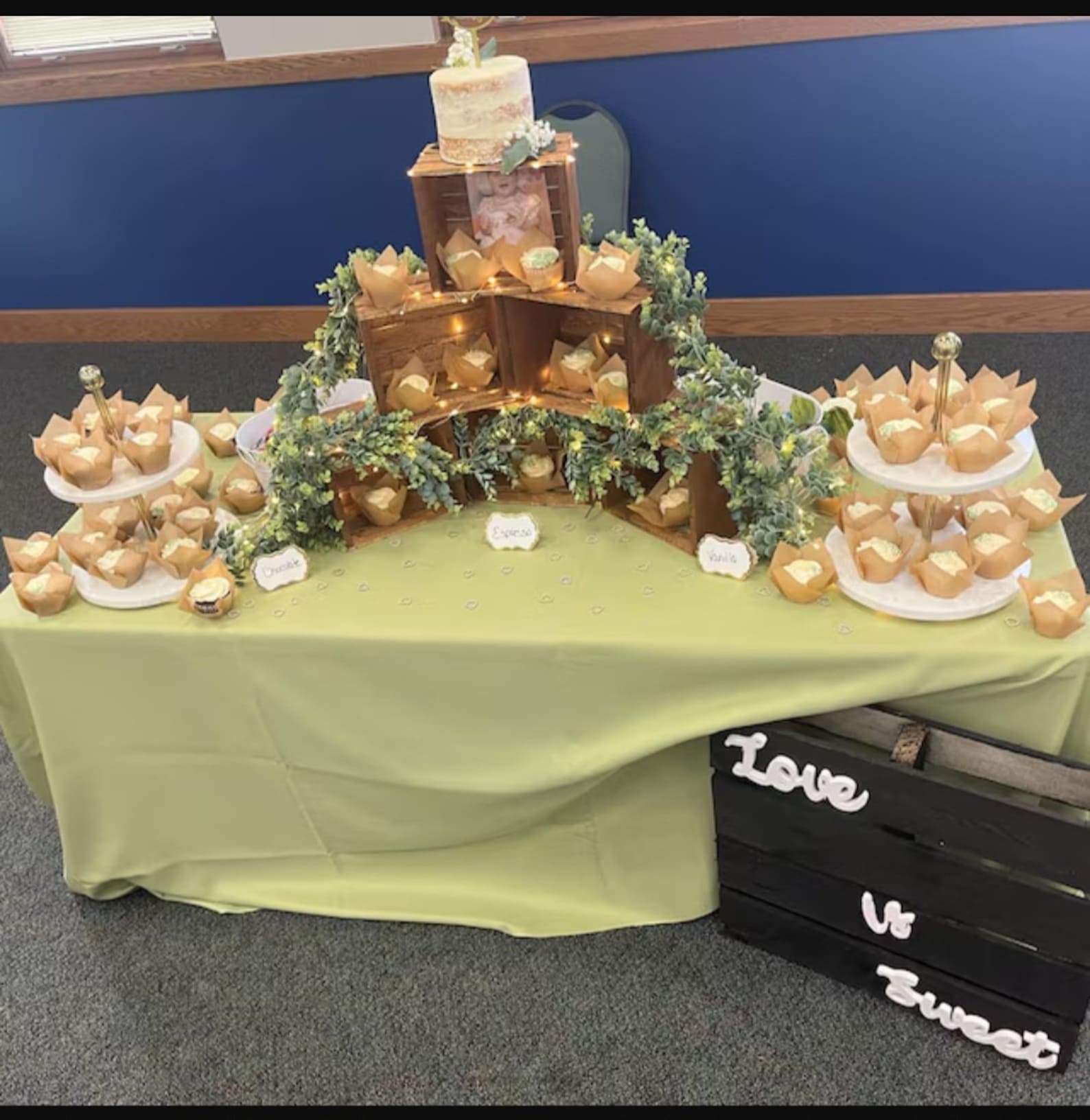 Rustic Wood Cupcake Stand: 8x8 Wedding Cake Display Crates - Etsy
