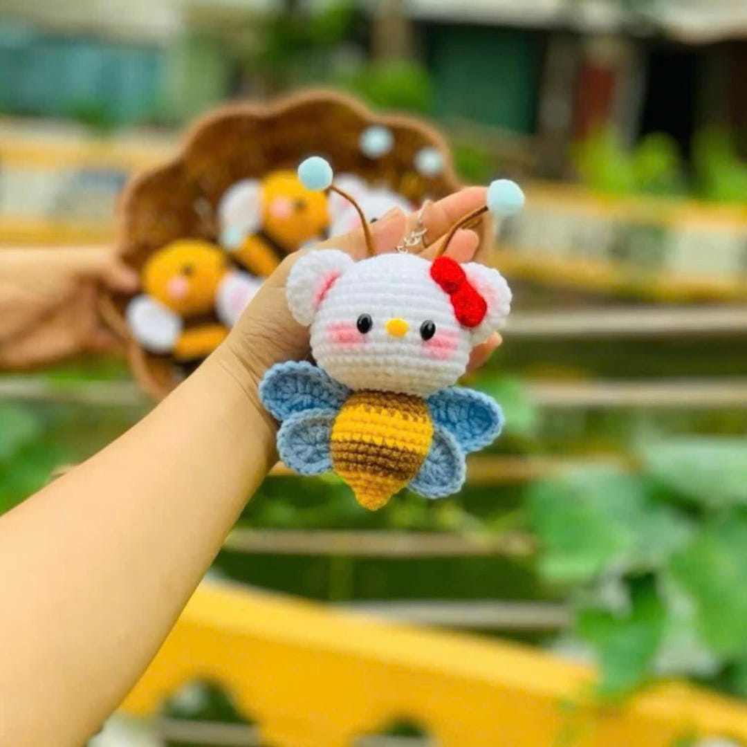 Hello Kitty Bee Crochet Keychain: Handmade Amigurumi Doll, Bee Lovers ...