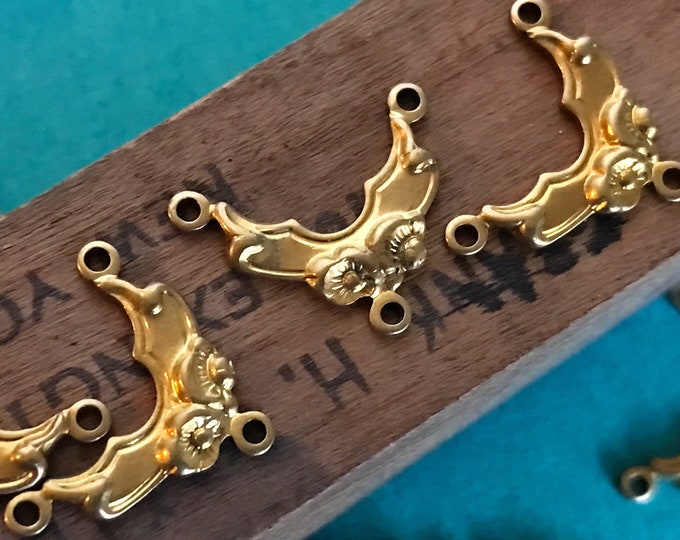 Gold Ornate Connectors, V Shape, 3 Loops, Vintage Brass Connectors ...