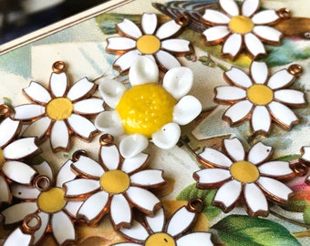 Daisy charms | Etsy