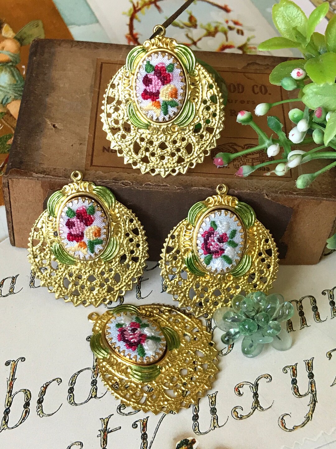 2 Vintage Filigree Embroidered Pendants - Etsy