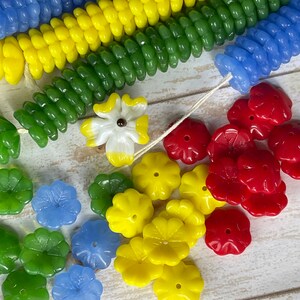 10mm Opaque Flower Beads, VINTAGE, 8pcs - Etsy