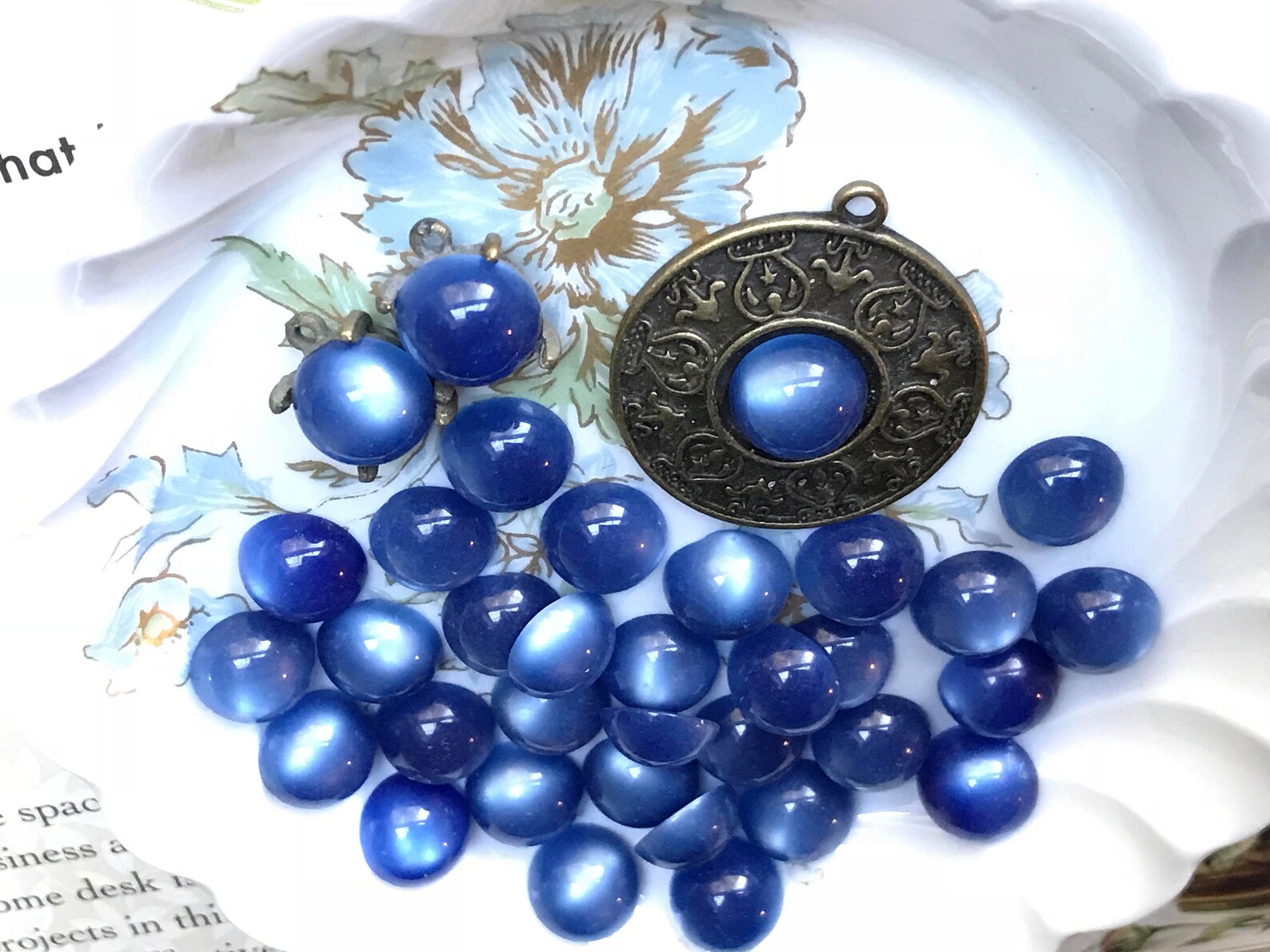 Vintage Cabochons, Blue Lucite Cabochons, Moonstone Look, 11mm ...