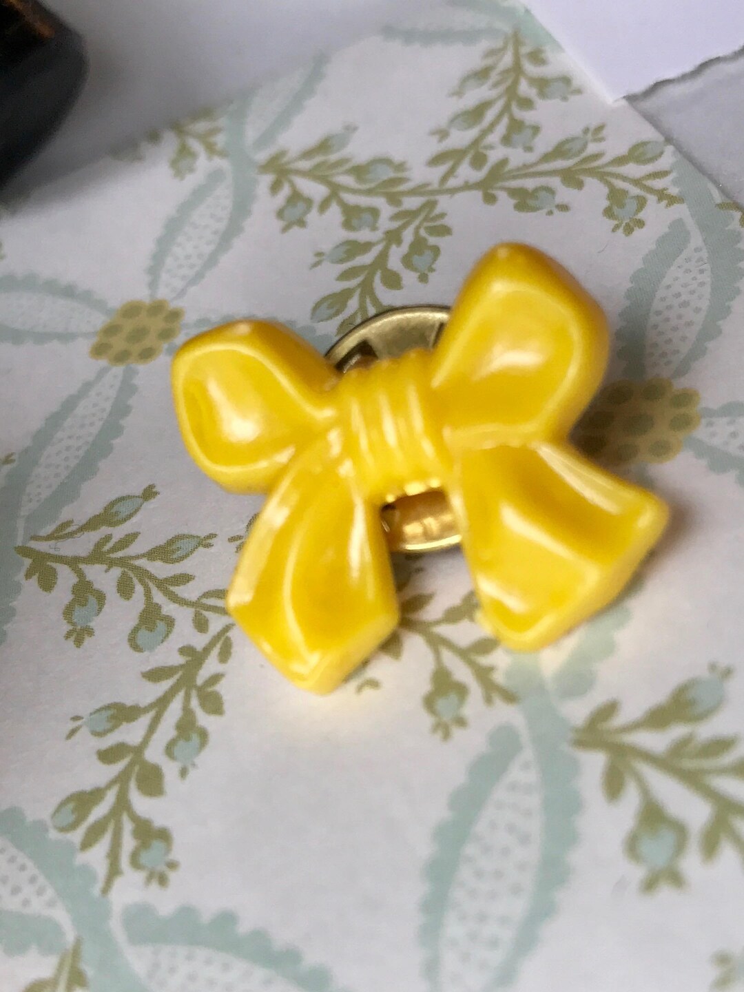 Retro Pin, Yellow Bow Pin,50's Brooch,lucite Brooch,bakelite Pin,bow ...