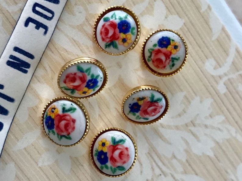 Vintage Glass Buttons, 3/8"floral Buttons, 6pcs, Flower Buttons, - Etsy