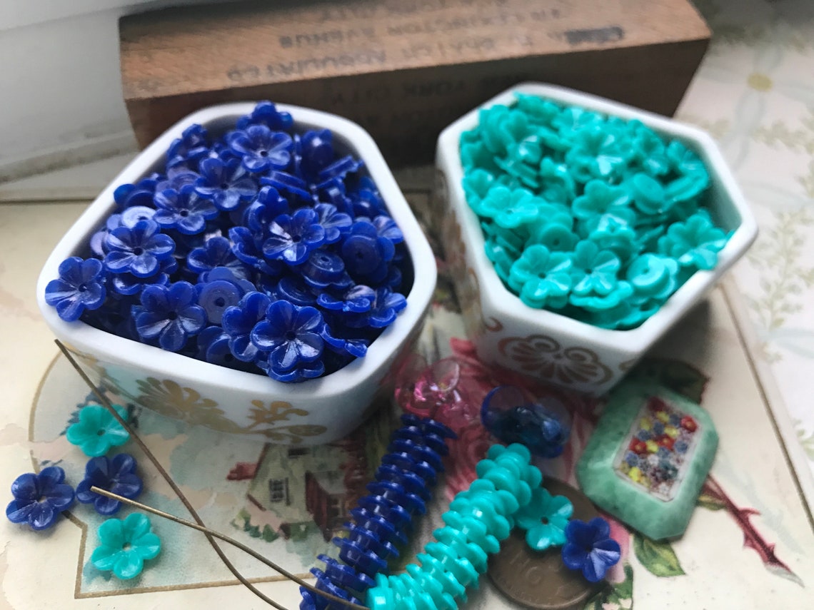 50 Vintage Flower Beads, Blue Flower Beads, 8mm Beads, Floral Bead Caps ...