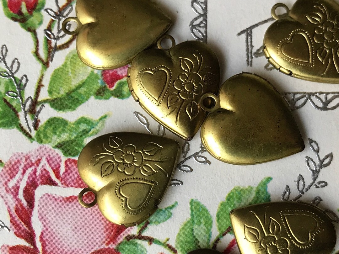 Vintage Heart Lockets, Vintage Lockets, Valentines Day Lockets. Locket ...