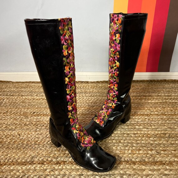 RARE vintage 60s Black patent vinyl floral embroidere… - Gem