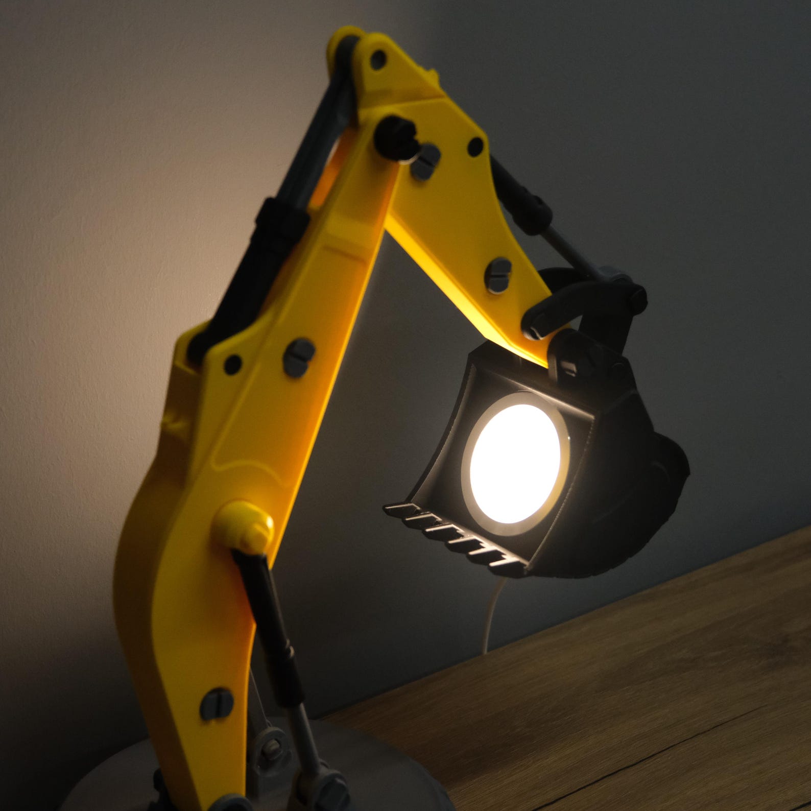 Excavator Lamp, Unique Decorative Desk Lamp, Kids' Room and Office ...